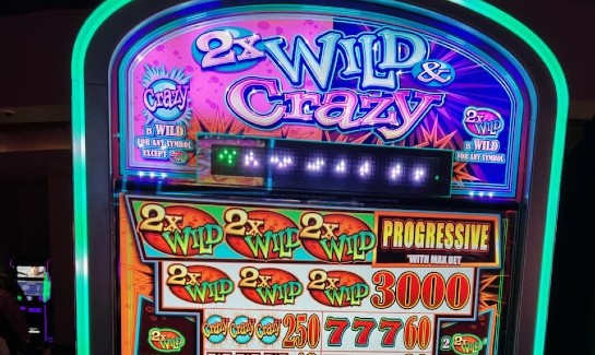 Come Play Over 900 Slot Machines at Casino Arizona
